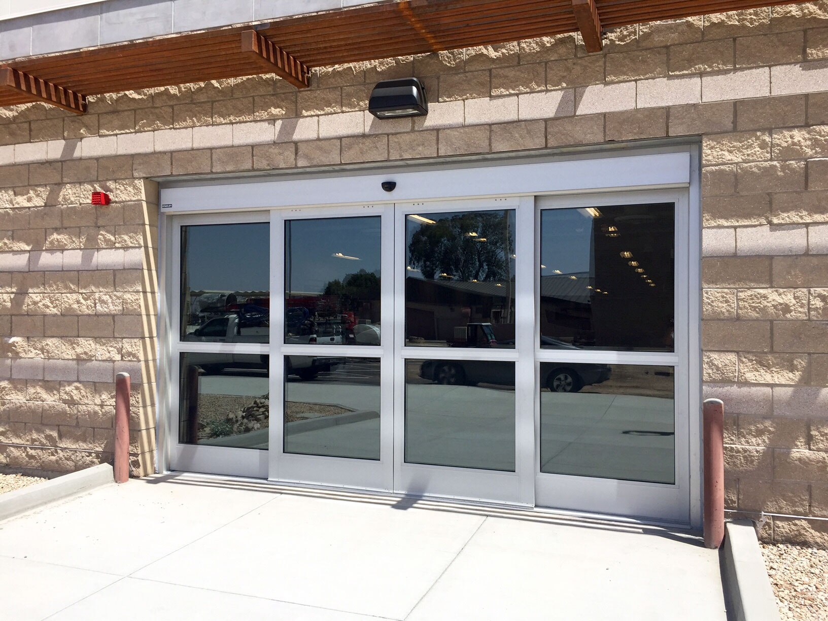 Dura-Shield Blast Blast-Rated Sliding Door | STANLEY Access Technologies