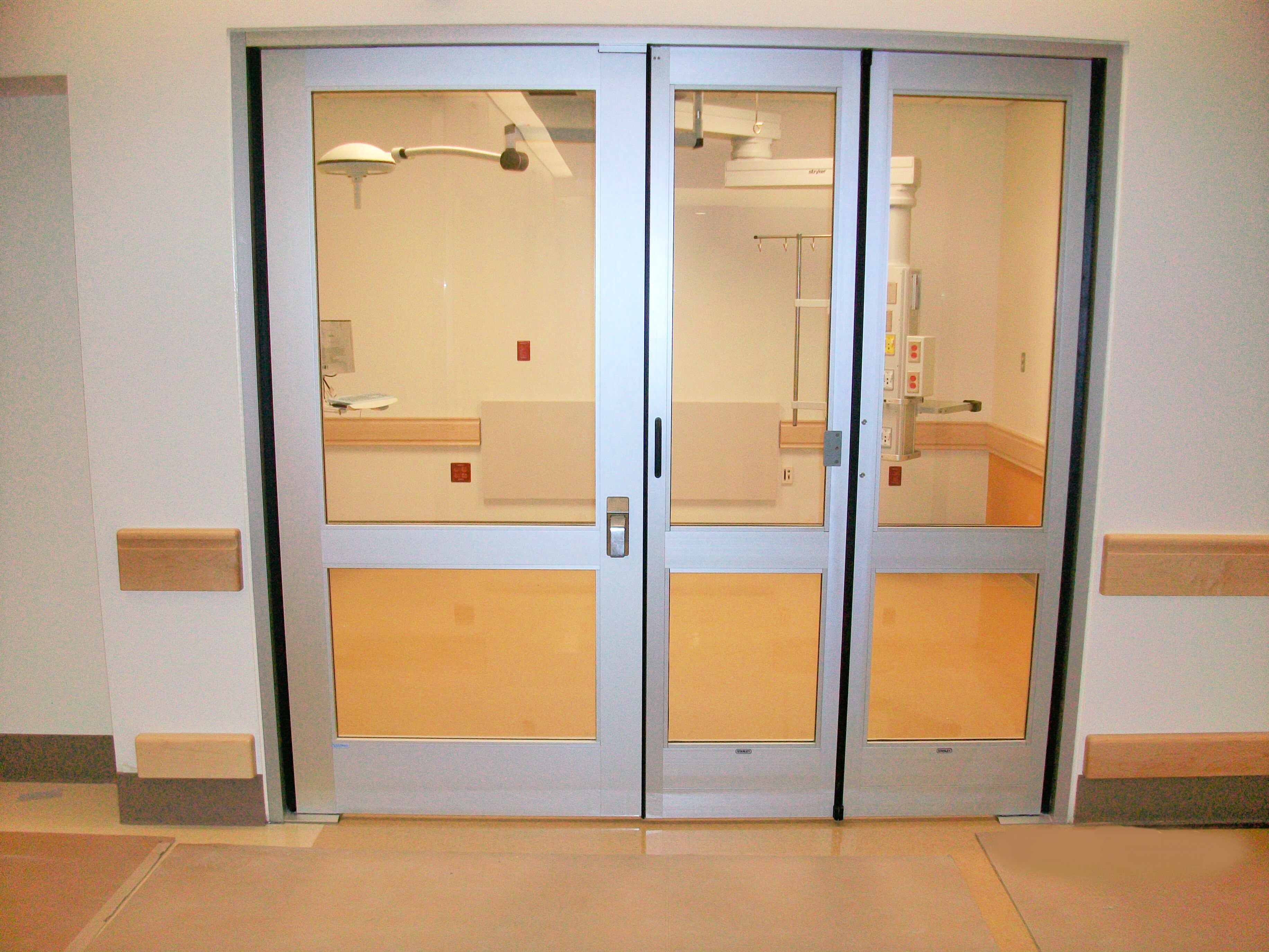 Dura-Care 7600 Manual Hybrid Swing-Fold ICU Door | STANLEY Access ...